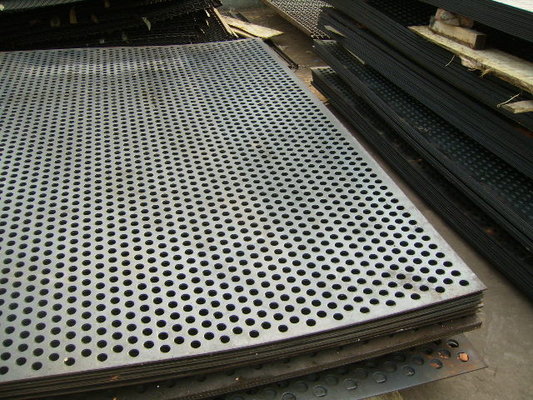 Custom Perforated Iron / Stainless Steel Sheet 45 Degree Staggered supplier