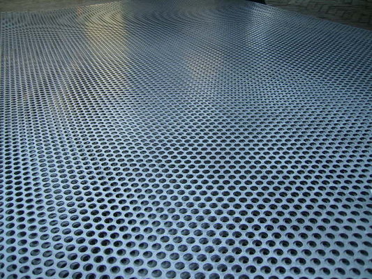 SS304 316 Iron / Stainless Steel Punched Sheet With 45 / 60 Degree Staggered supplier