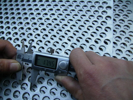 Galvanized Steel / Stainless Steel Perforated Sheet For Display Shelf supplier