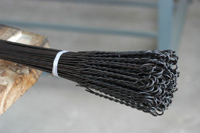 Hot-Dipped Galvanized Iron Wire Binding Double Loop Tie Wire 6" - 22" supplier