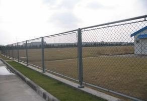 Chain Link Fencing Boundary Wall Fencing For Leisure Sports Field supplier