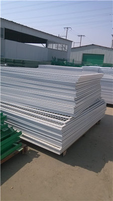 Galvanized Welded Wire Mesh Hot-Dipped Zinc Plating Iron Wire 20 / 22 BWG supplier
