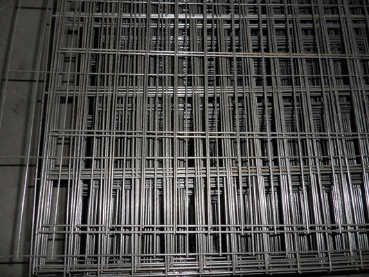 3"x3" Strong Firm Welded Wire Mesh Livestock / Poultry Wire Fence supplier
