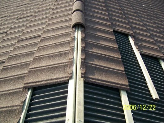 Trade assurance new innovation building material stone chips coated metal roof tile/flat roof cost