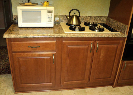 Black Kitchen Natural Granite Countertops with Oven