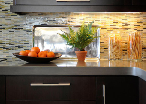 Black Kitchen Natural Granite Countertops with Oven