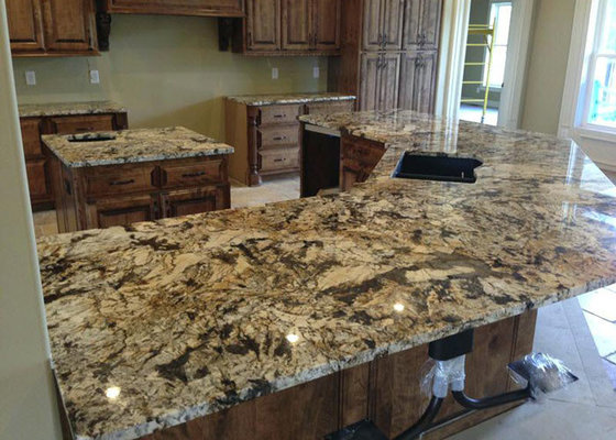 Efecto escandinavo Worktops del granito para la superficie afilada con piedra cocinas acabada