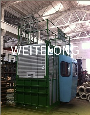 VFD SC100 Personalized Goods Material and Personnel Hoist with 0 - 63m / min used for oil fields and chemical industries