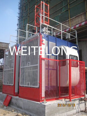 Custom Red 1000kg Twin Cage SC200 Goods Material Personnel Hoist with Hot Dipped Zinc