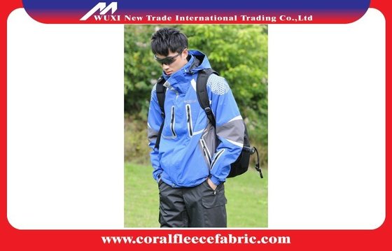 Quick Dry Mens Outdoor Jackets With Warm Removable Bladder , Mens Outdoor Wear