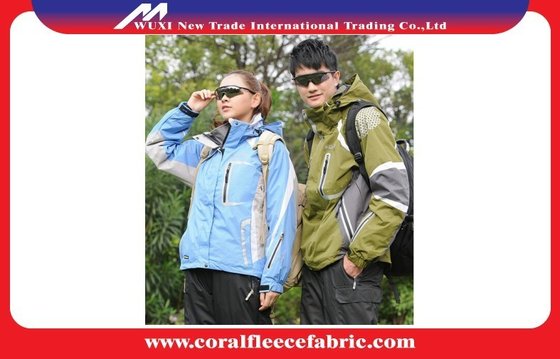 Quick Dry Mens Outdoor Jackets With Warm Removable Bladder , Mens Outdoor Wear