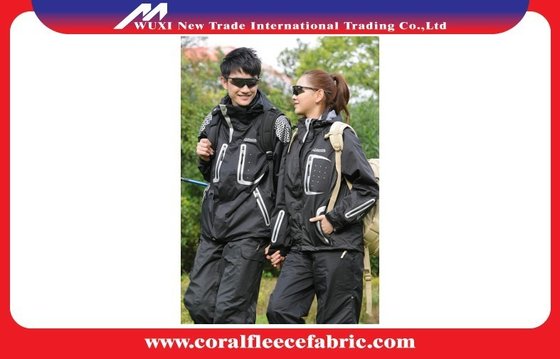Quick Dry Mens Outdoor Jackets With Warm Removable Bladder , Mens Outdoor Wear