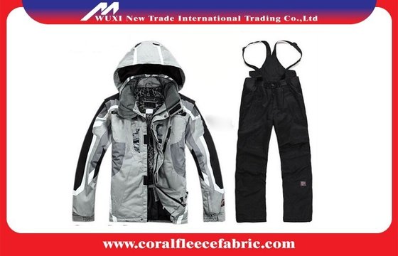 Anti-UV Sportswear Mens Outdoor Jackets and Pants Winter Skiing / Snow Suits