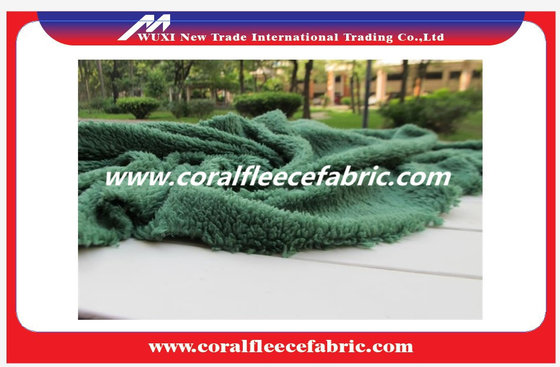 Red / Green Polyester Fade Lambswool Faux / Fade Fur Fabric for Blanket or Home Beddings