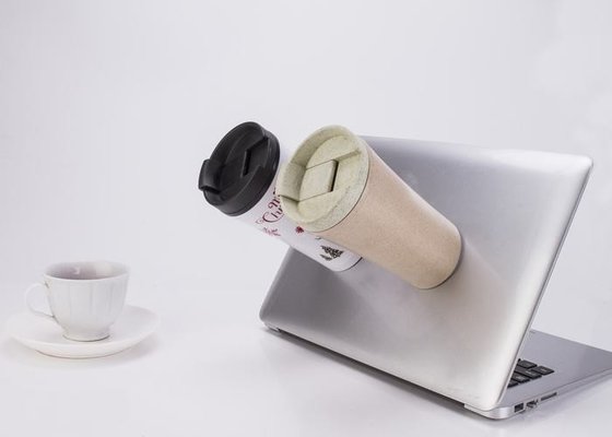 No Easy Fall Down Christmas Leak Proof Coffee Travel Mug Plastic Portable Bottle