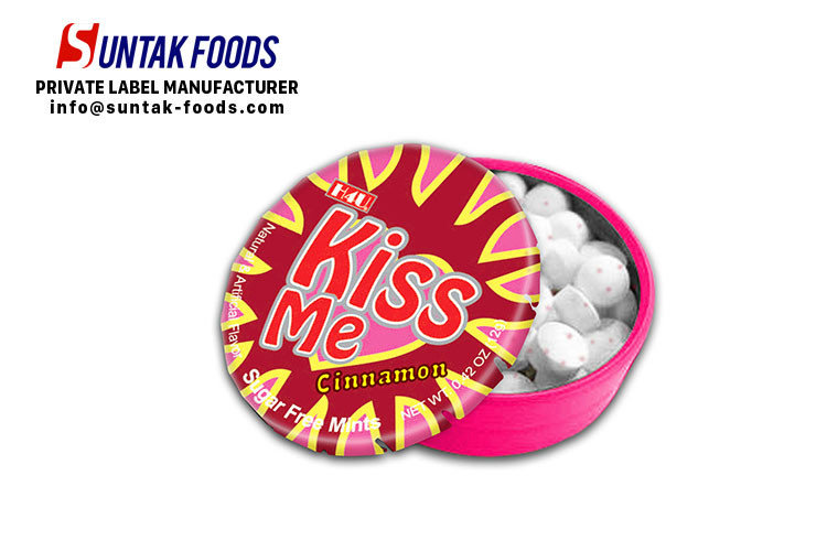 White Low Fat Cinnamon Hard Candy For Gift Multi Shaped Click Clack Tin Box