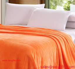China Flannel air/sofa/bedding Solid Color Blanket Throw and Double Faced Travel Flannel Blanket supplier