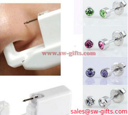 China Women No Pain Ear Piercing Kit Disposable Safe Sterile Body Piercing Gun+Stainless Steel Stud+Alcohol Prep Pad supplier
