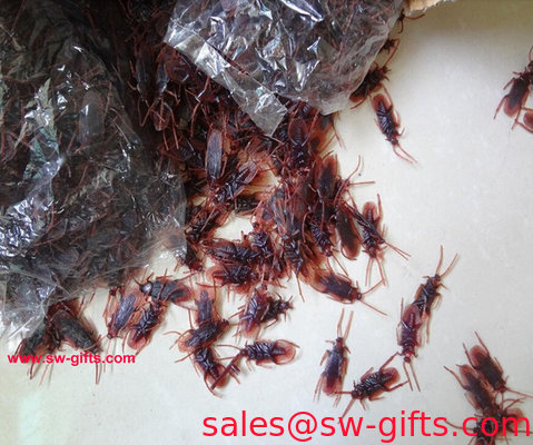 April Fool's Day persecute Scared the girls fun prank toys Novelty Gag Toys Practical Joke supplier