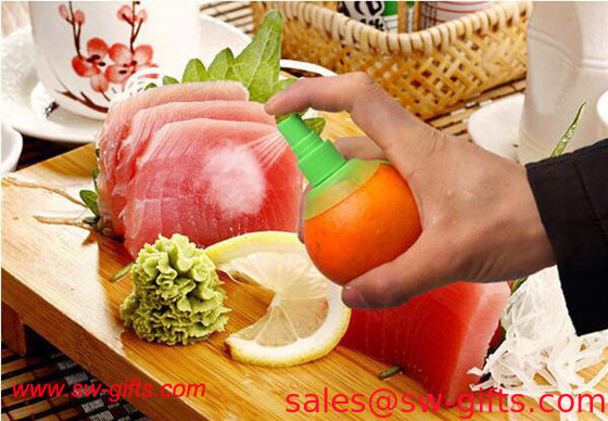 Lemon watermelon Juice Sprayer Citrus Spray Hand Fruit Juicer Squeezer Reamer Kitchen Tool supplier