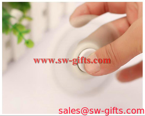 2017 popular toy hot fidget spinner, factory low price LED finger spinner, enough stock hand shinning spinner toys supplier