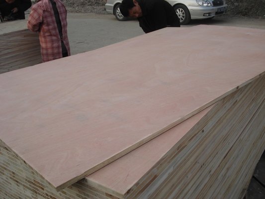 2018 Hot sell low price pine Plywood factory direct prices