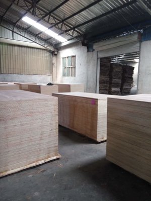 1220x2440x18mm Okoume Plywood Hardwood Core for Construction