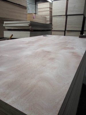 1220x2440x18mm Okoume Plywood Hardwood Core for Construction