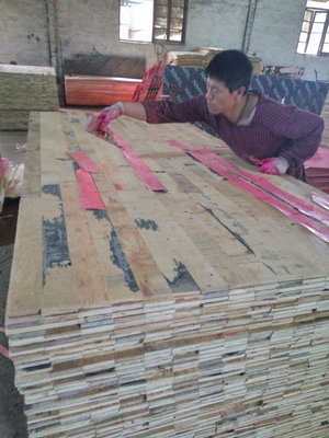 Cheap price black film WBP Glue Finger Joint Cheap Film Faced Plywood