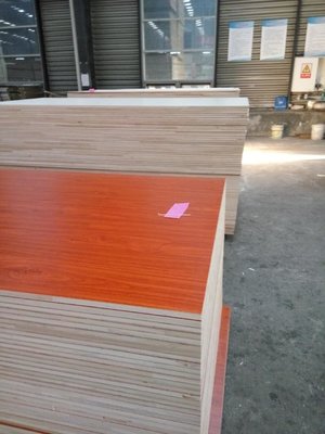 2018 E1 Grade Melamined Block Board for High Grade Furniture Produce