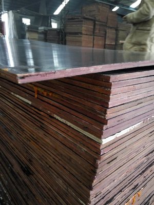 Cheap Price Wholesale 18mm commercial film faced plywood