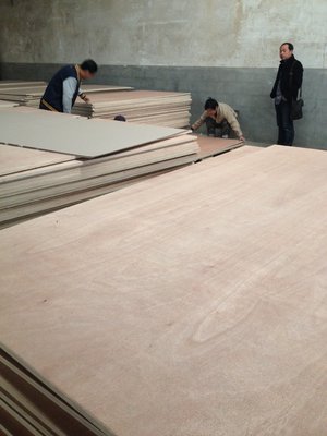 Good price E1 glue bintangor face poplar core commercial plywood.