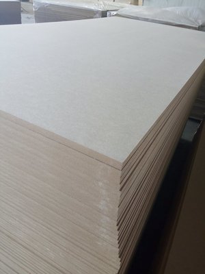 Raw Material 15/16/17/18mm Melamine MDF/ Waterproof Grade Fiberboard
