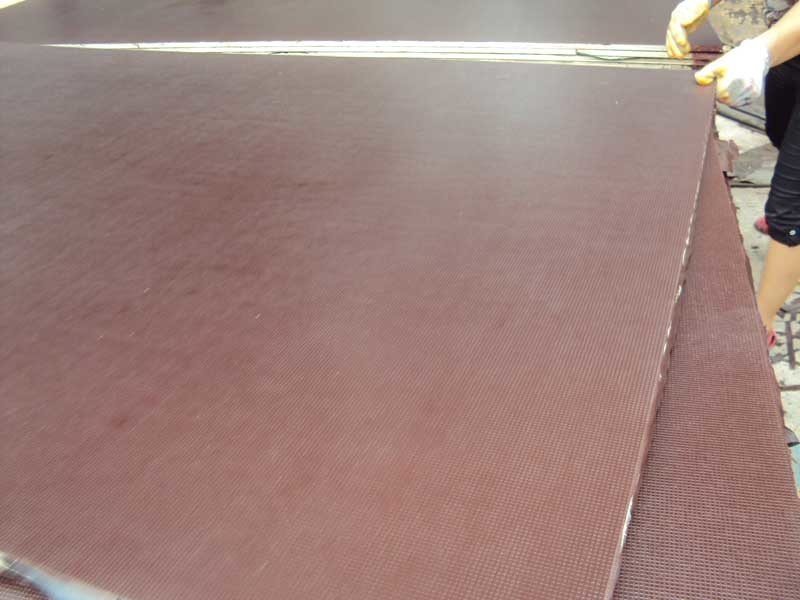 2018 hot sale 18mm Anti Slip Film Faced Plywood with Poplar Core Sale