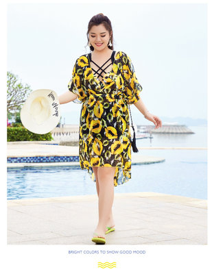 China style bikini three-piece swimsuit female blouse sunscreen gather Korean version of the corner hot spring swimsuit supplier
