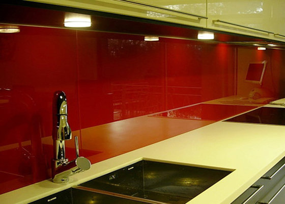 Red Painted Glass Backsplash Toughened Custom Pattern Heat Resistance supplier