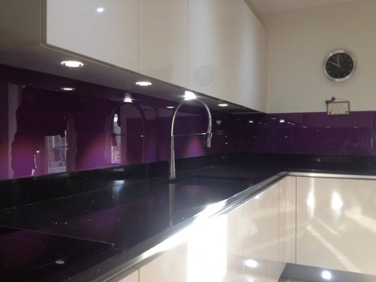 Kitchen Violet Painted Glass Backsplash Easily Clean The Stains supplier