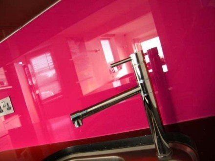 Red Painted Glass Backsplash Toughened Custom Pattern Heat Resistance supplier