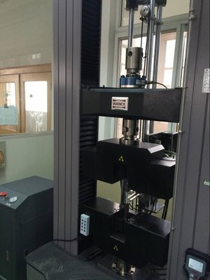 Electronic Universal Material Strength Testing Machine 600kN With Auto Extensometer ASTM E21 ETM105D