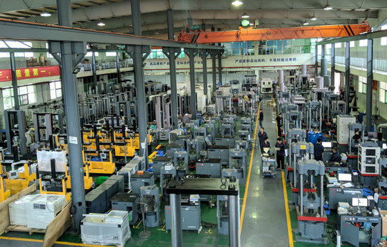 High Accuracy Servo Control Universal Testing Machine , Tensile Strength Apparatus For Steel