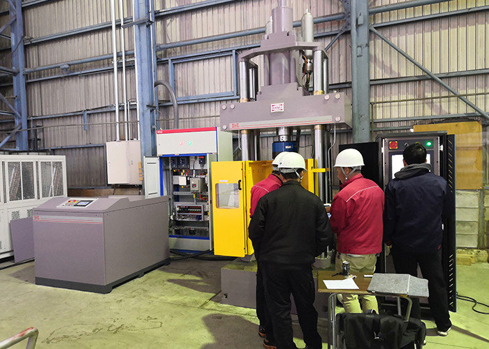 4 Columns Fatigue Testing Machine 1000kN Force 0.5% Load Accuracy SGS Approval