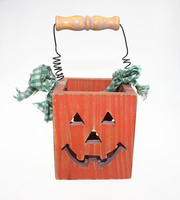 China Halloween decoration wooden holiday decor gift wood hanging box supplier