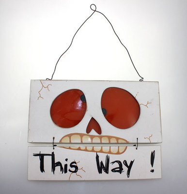 China Wooden road sign wall plaque wall hanging decoration MDF handicraft supplier
