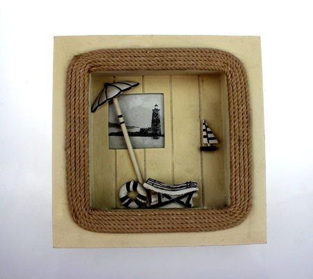 China Wooden square photo frame for wall hanging decoration custom make picture frames supplier