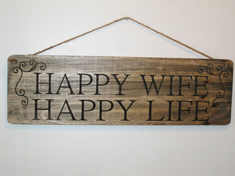 China Happy Wife Happy Life Wood Sign wooden board Wall Hanging Primitive sign supplier