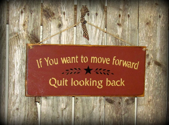 China Wooden wall hanging signs wooden plaque quote "If You Want To Move Forward" wooden decor supplier