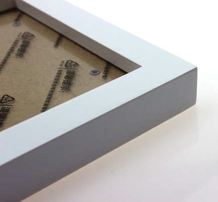 White color solid pine wood photo frames available in different size supplier