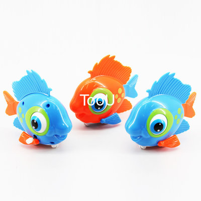 4 colors plastic 12cm wind up fish cube clockwork toys for baby