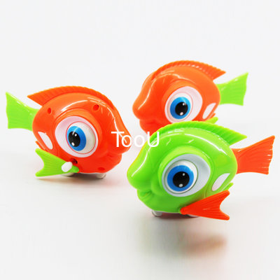 4 colors plastic 12cm wind up fish cube clockwork toys for baby