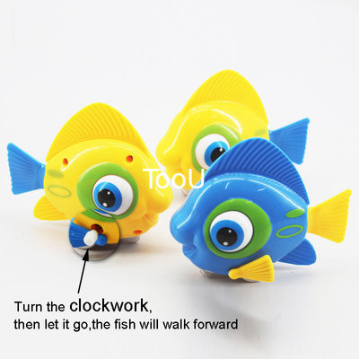 4 colors plastic 12cm wind up fish cube clockwork toys for baby